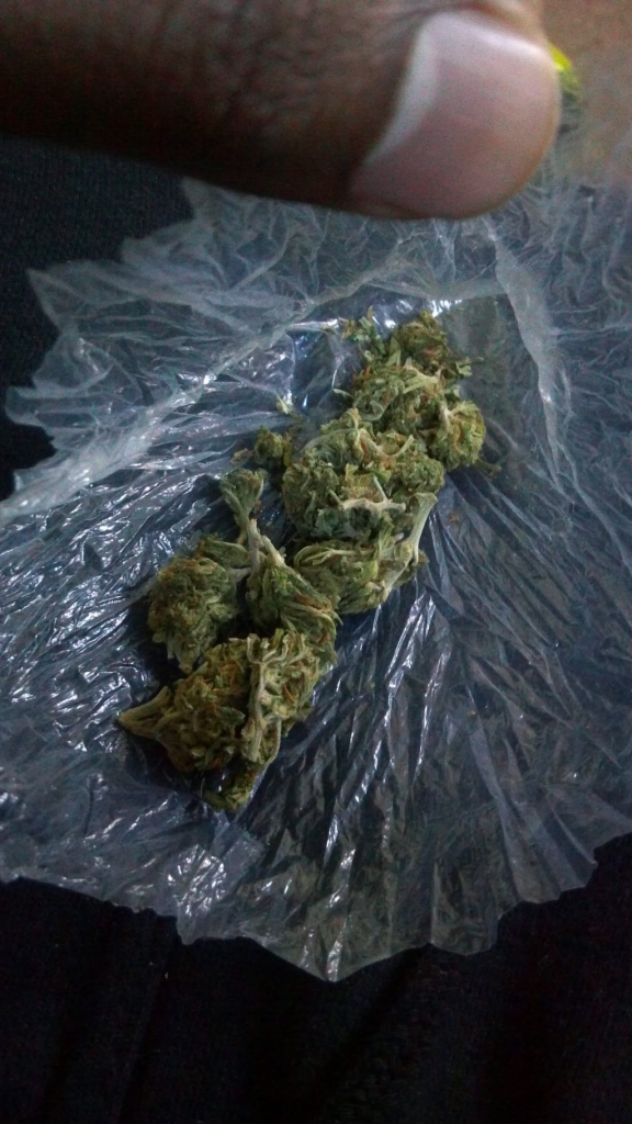 Roll Up Some Marijuana STUFF STONERS LIKE roll-up-some-marijuana-stuff-stoners-like